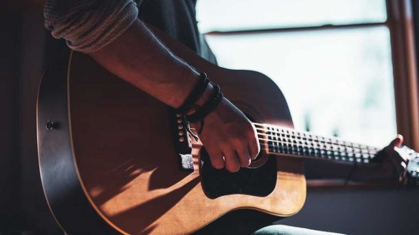 6 Annoying Aches and Pains From Playing Guitar and How to Avoid Them ...